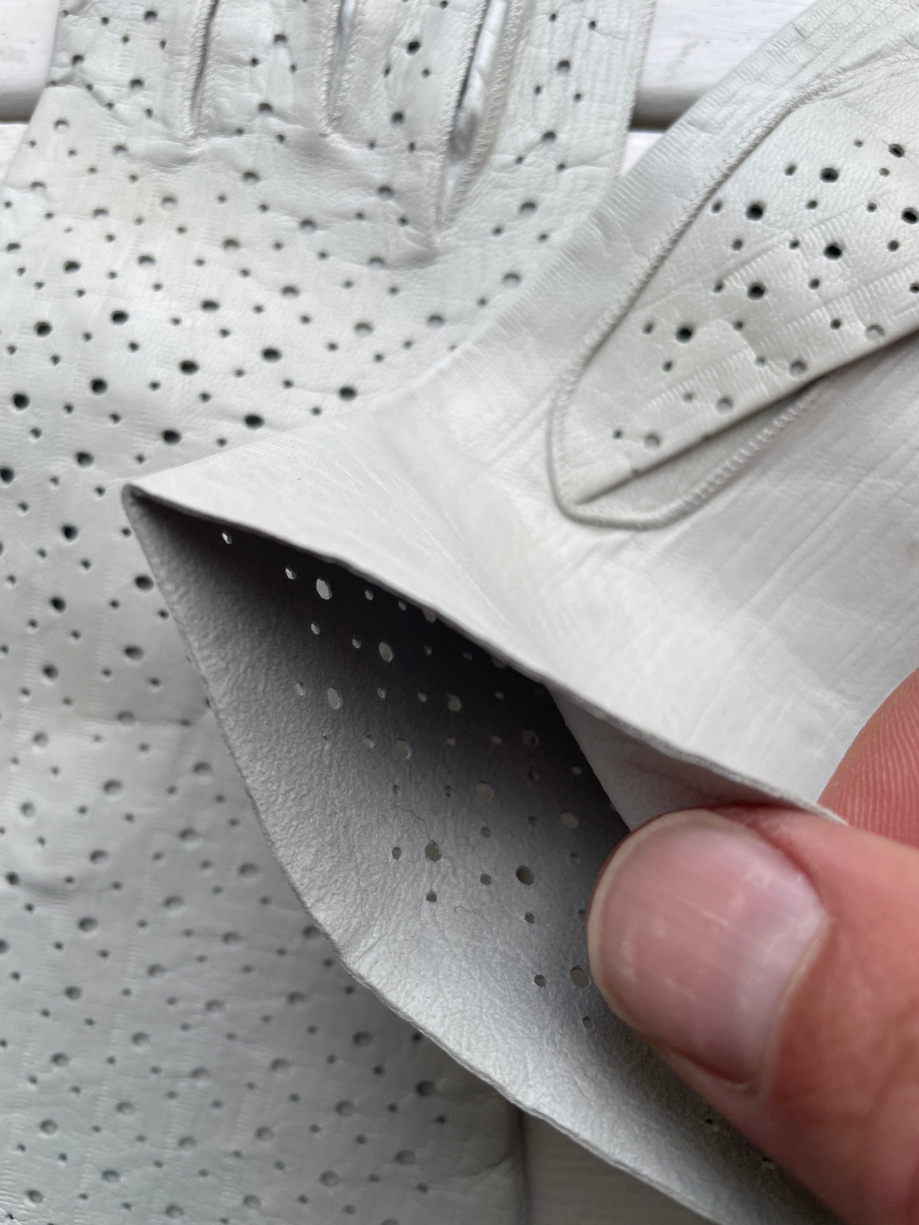 The art of leather glove making has been lost – Ines Gloves